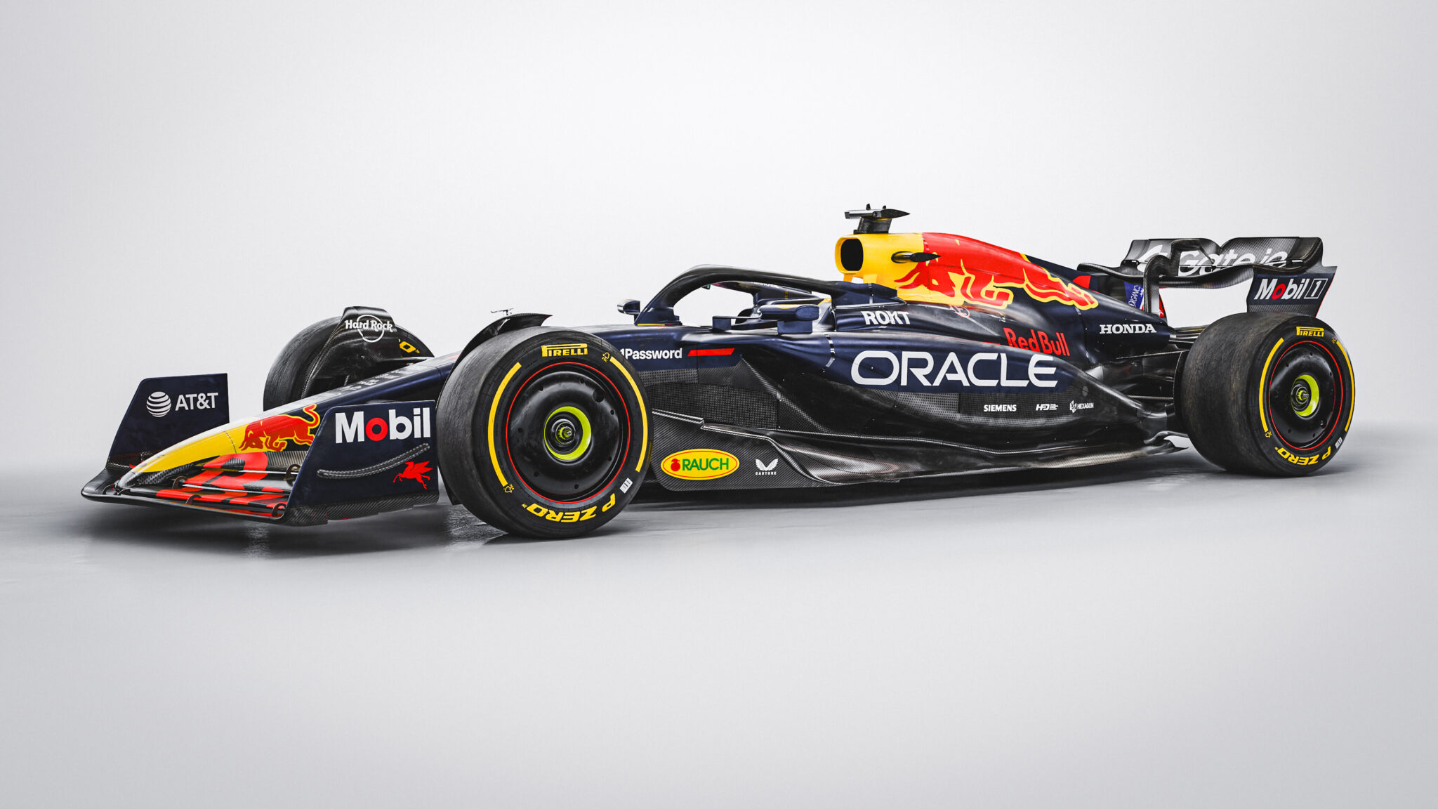 F1 - All 2025 F1 car liveries and on track photos