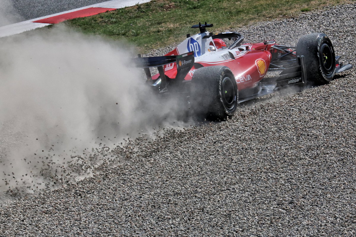 F1 - Charles Leclerc, Ferrari’nin Barcelona’daki Geç Yarış Arızasını ...